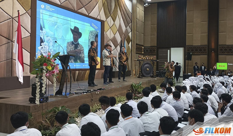 Pembukaan PKKMB 2022, Keluarga Besar FILKOM UB Sambut Hangat Kedatangan ...