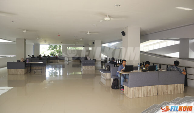 Menghadapi Keberadaan Mahasiswa Luar FILKOM Di Gedung Kreativitas ...