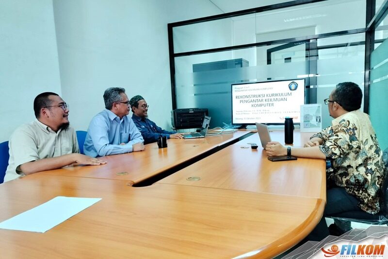 Kuliah Tamu Teknologi Informasi : Peran Keilmuan Komputer dalam IT, Cyber Security dan IoT ...