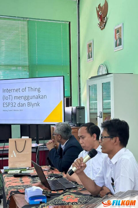 FILKOM UB Melaksanakan Pengabdian Masyarakat untuk Pembelajaran Internet of Things (IoT) di SMK ...